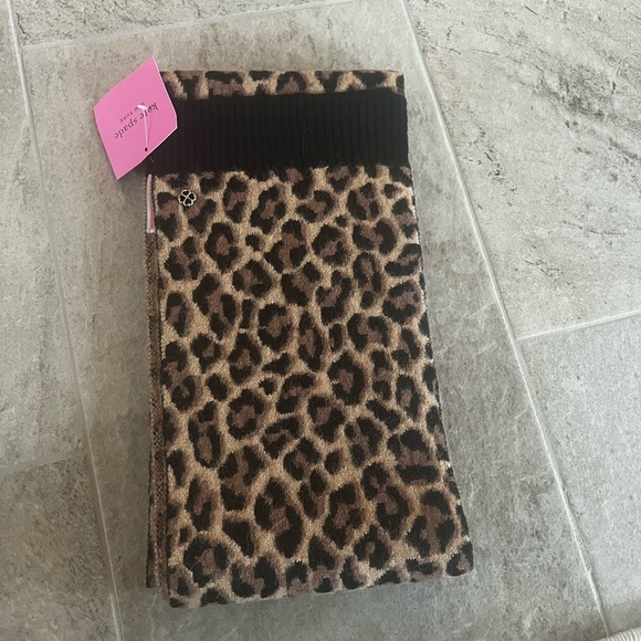 kate spade | Accessories | Bnwt Kate Spade Leopard Print Oblong Scarf ...
